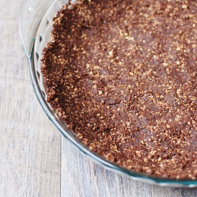 Healthy Pie Crust {Just Walnuts, Cocoa Powder, & Dates!} - Snacking in ...