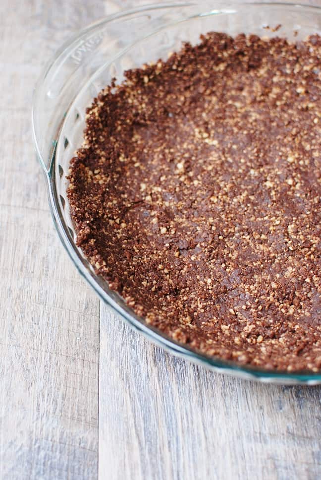 Healthy Pie Crust {Just Walnuts, Cocoa Powder, & Dates!} - Snacking in ...