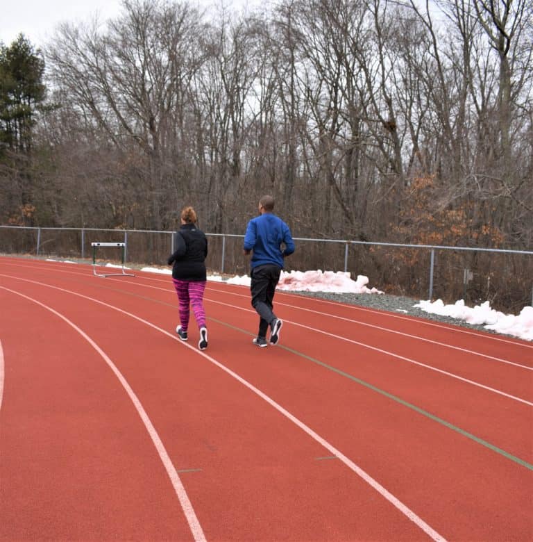 6 Reasons Couples Running is Awesome + 6 Workouts to Try Together!
