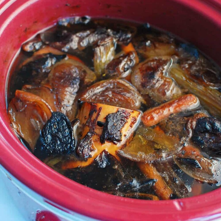 Slow Cooker Beef Bone Broth Recipe (+ Bone Broth Benefits and Facts!)