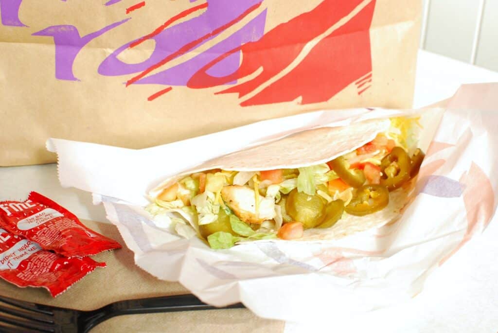 6 Best Taco Bell Menu Items for Runners, According to a Dietitian
