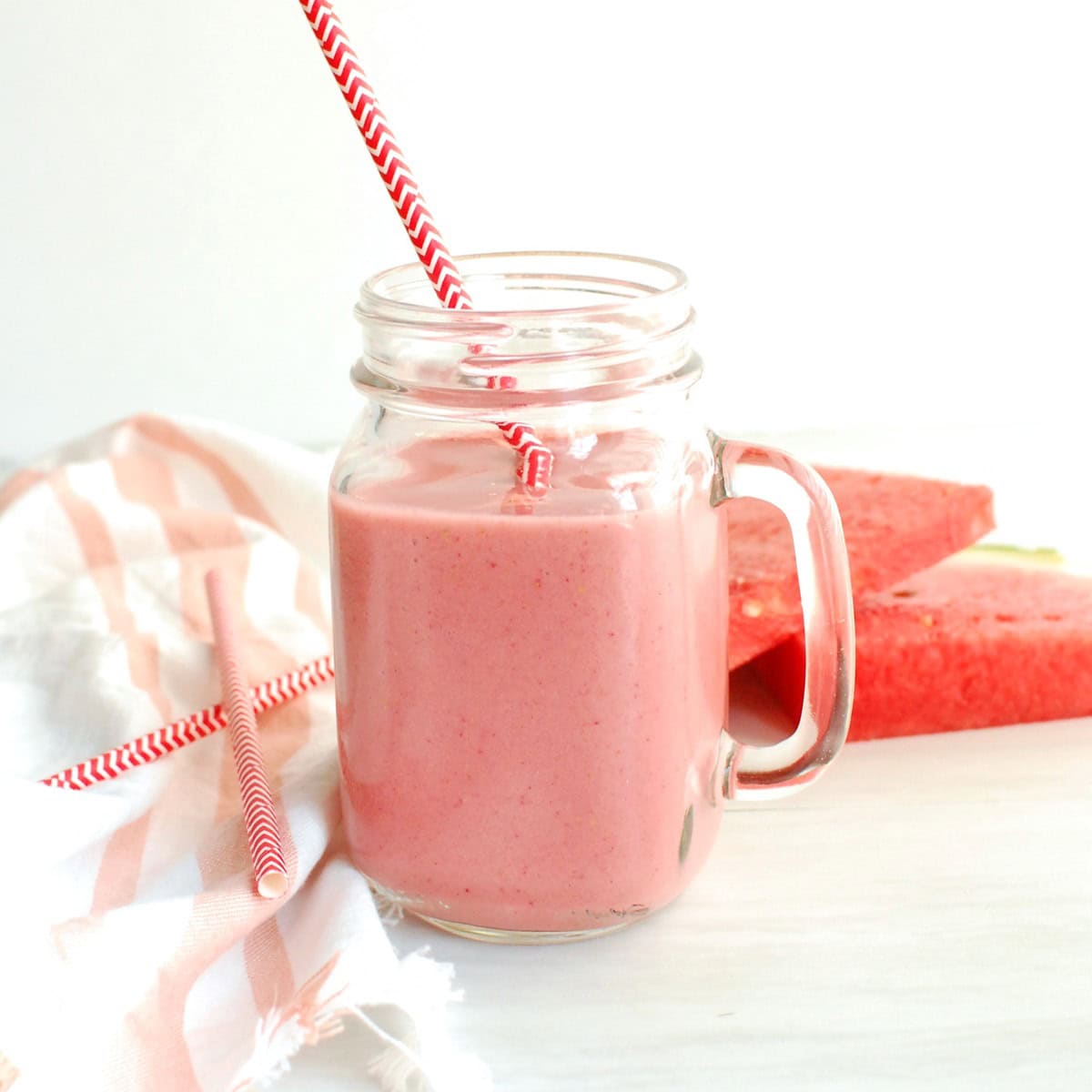 Strawberry Watermelon Smoothie - Snacking in Sneakers