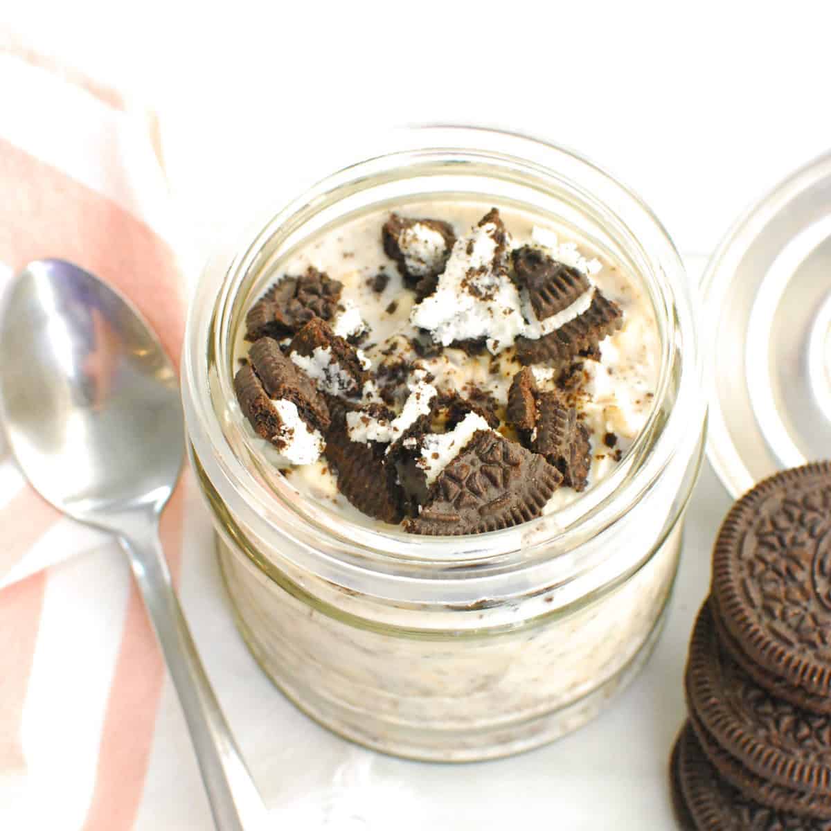 Oreo Overnight Oats - Snacking in Sneakers